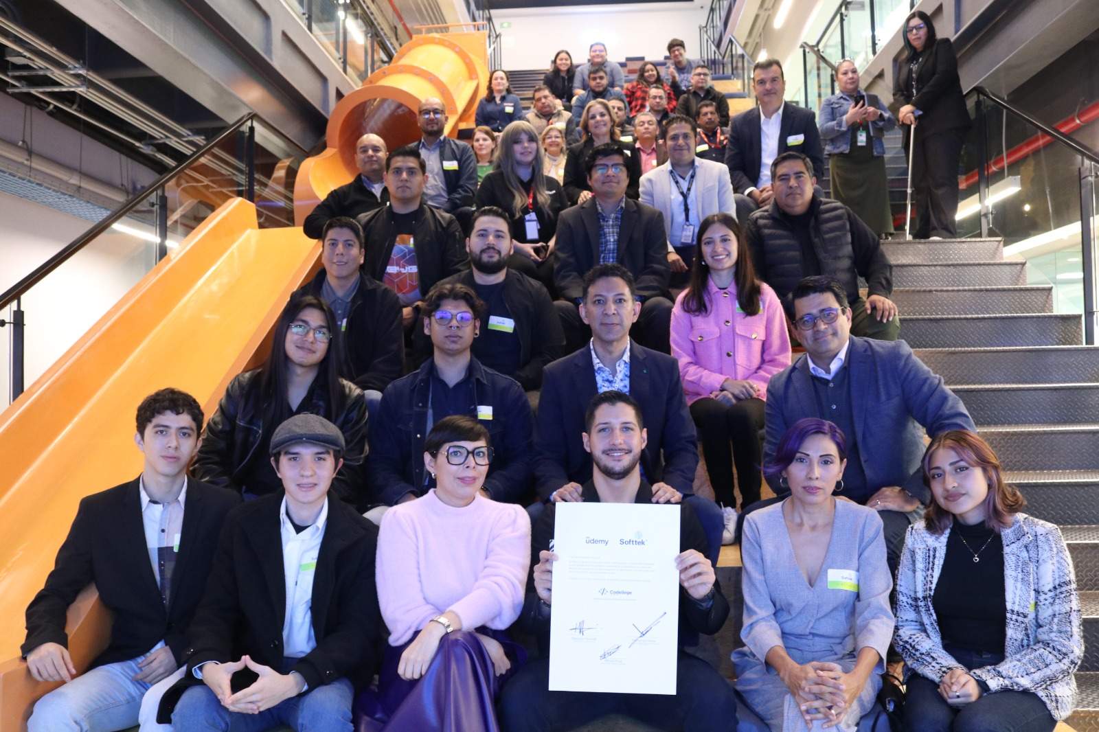 Softtek & Udemy Sign Partnership to Boost Education through Codellege